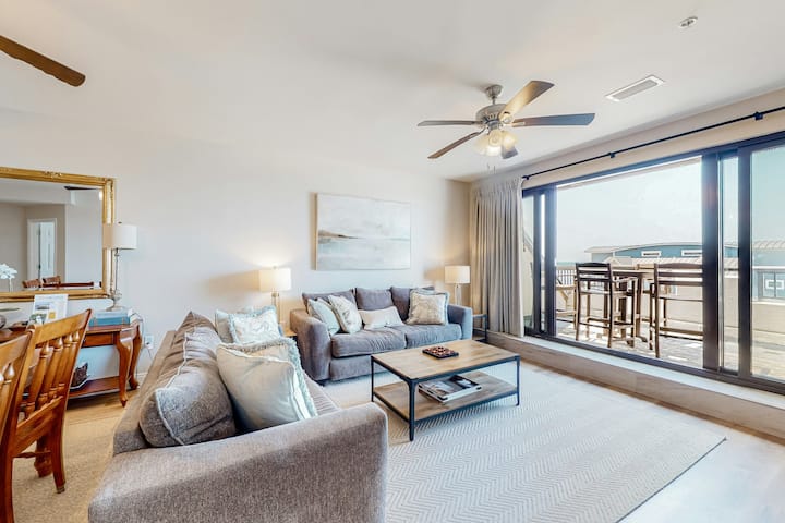 Renovated 2br Gulffront 3rd-floor | Balcony - Mexico Beach, FL