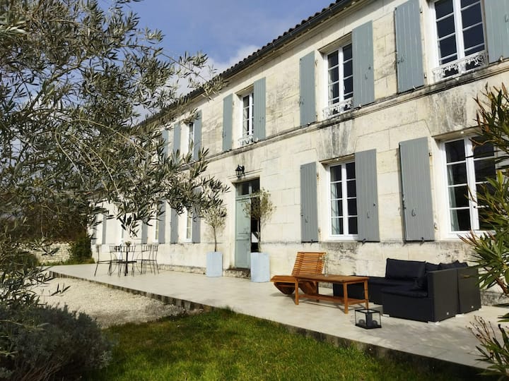 Spacious Home In The Heart Of Charentes - Jonzac