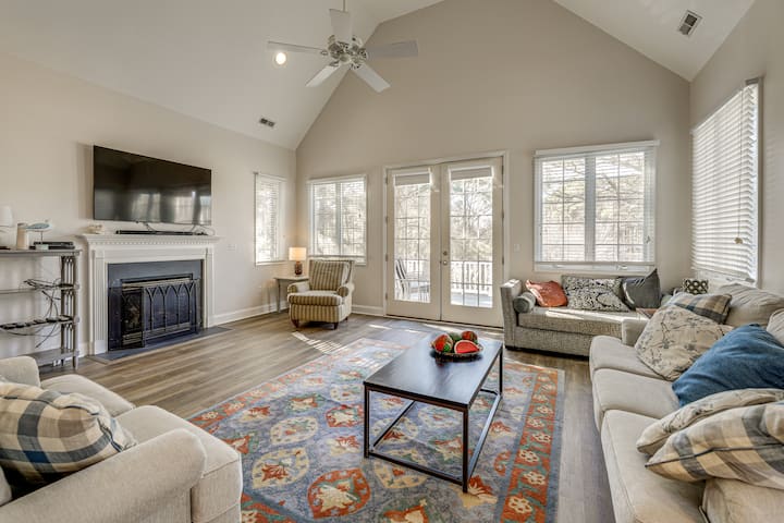 1 Mi To Bethany Beach: Family Home On Golf Course! - Bethany Beach, DE