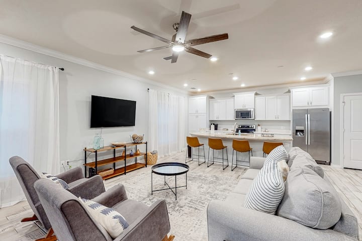 Beautiful & Open Home With Enclosed Porch, Game Ro - Perdido Key, FL