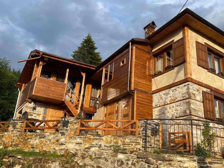 Къща за гости "Панорама" Проглед - Bulgarien