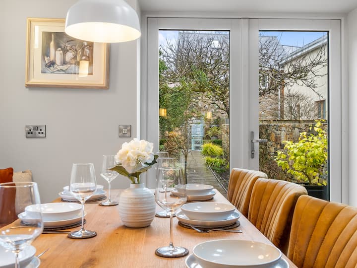 Market Street Apartment, Clifden - Clifden