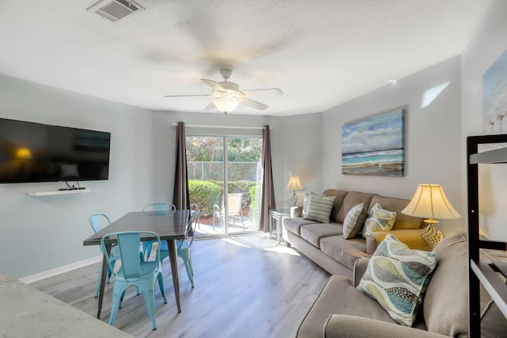 Trendy 1br 1st-floor | Balcony | Pool - Miramar Beach, FL