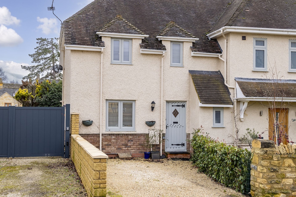 Beautiful dog friendly cottage - Tower View - Cottages for Rent in ...