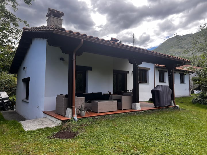Casa Acogedora Con Jardín Y Vistas A La Naturaleza - Ribadesella