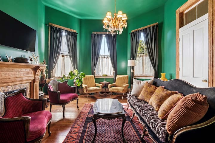 Historic  Manor, Steps From French Quarter 9br/3ba - New Orleans, LA