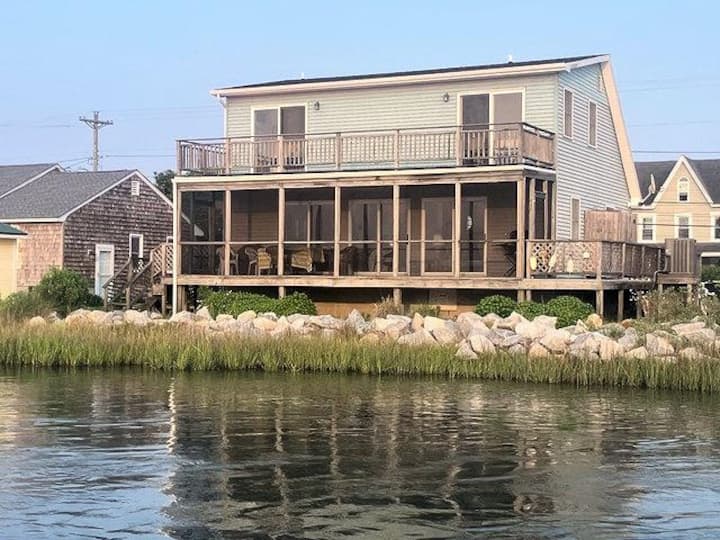 Channel View -  Dynamic 3 Br Waterfront -  Close T - Chincoteague, VA