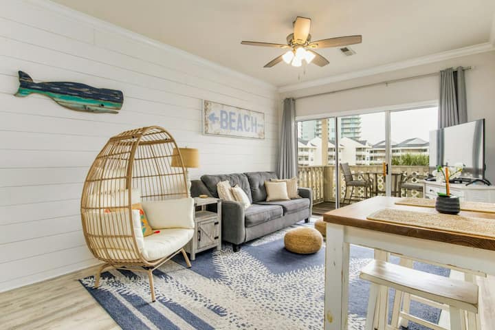 Remodeled Condo With Bay Views, Pool, Fishing Pier - Pensacola Beach, FL
