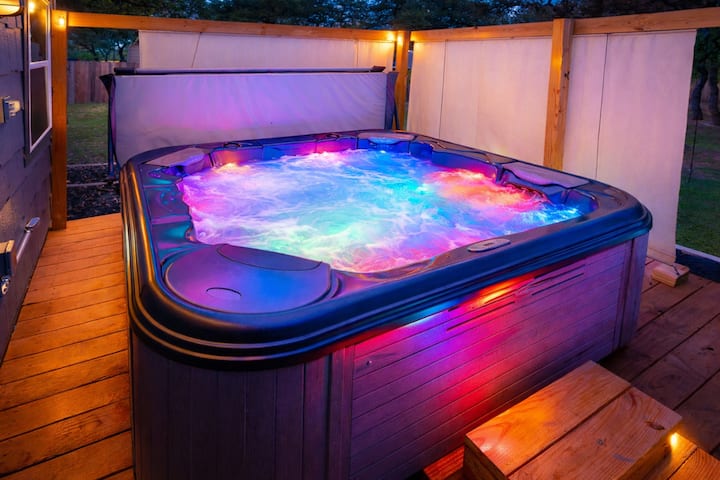 Hot Tub~game Room~detached Casita~fire Pit~private - Johnson City, TX