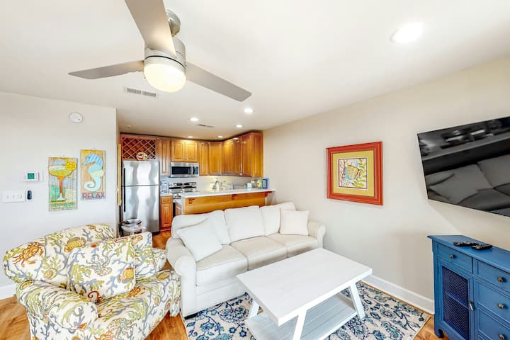 Cozy, Top-floor Beachfront Condo With Pool, Pool S - Perdido Key, FL