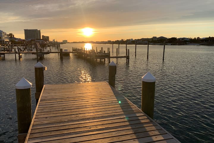 1br Quaint Bay View Home With Dock & W/d - Perdido Key, FL