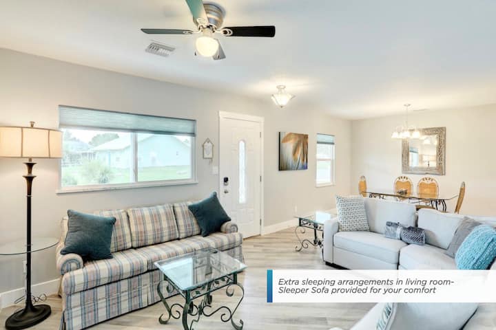 Sebastian Pool Home: Screened Lanai &  Fire Pit! - Sebastian, FL