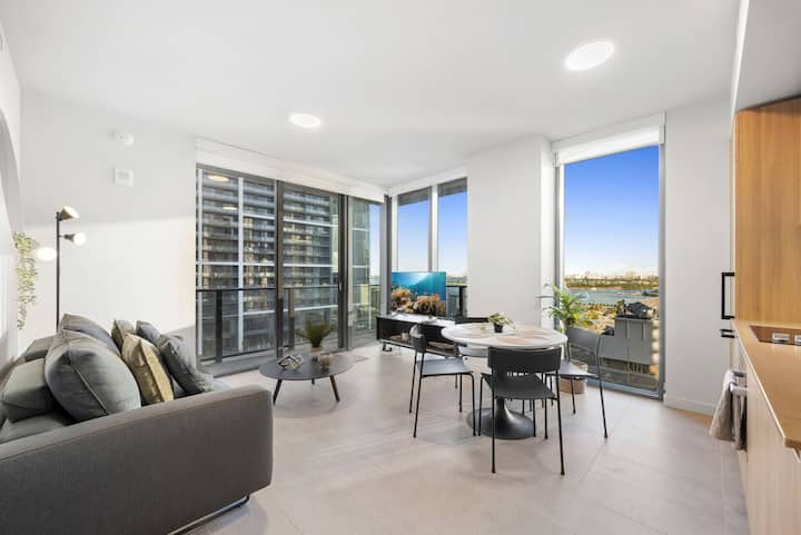 Miami Skyline Family Residence | 501 First #2012 - Miami, FL