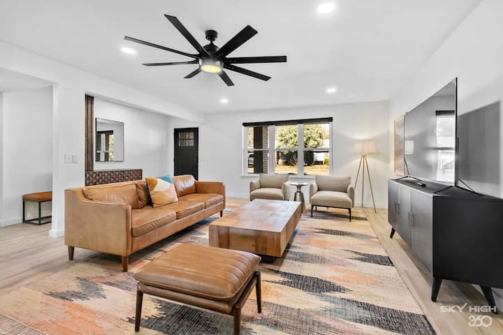 Turtle Creek Casa Sleeps 10 Near Rzb Greenway - ロジャース, AR