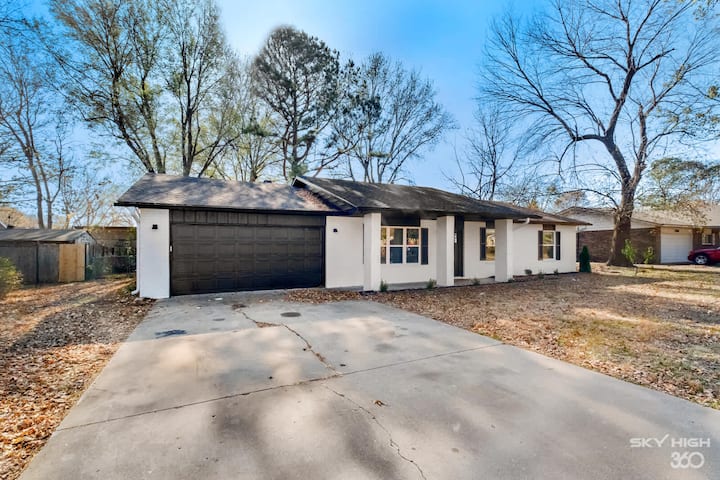 Turtle Creek Casa Sleeps 10 Near Rzb Greenway - Rogers, AR