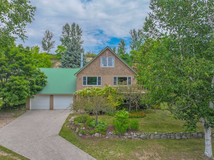 Terrace House - Central To Everything Leelanau! - Leland, MI