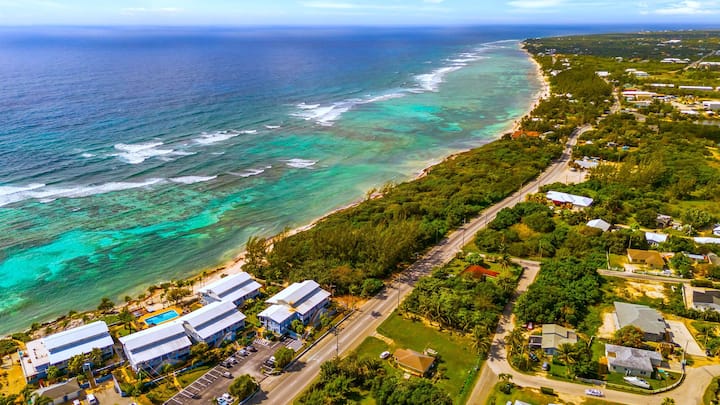 Moon Bay 2 Bdr Beachfront Condo With Pool And Tenn - Cayman Islands