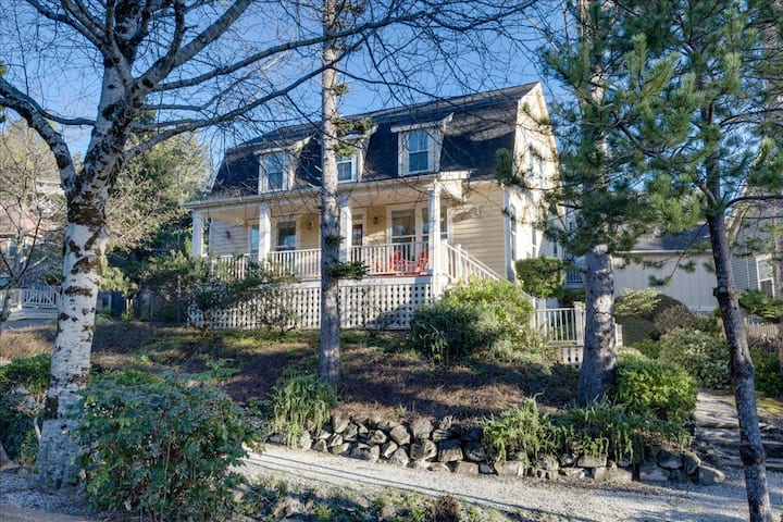 Family Friendly Home With Game Room, Hot Tub, Step - Lincoln City, OR