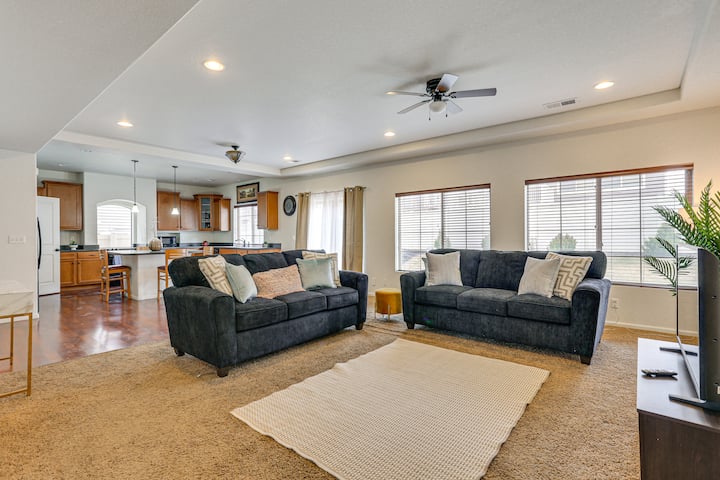 Private Yard! Spacious Green Valley Ranch Home - Aurora, CO