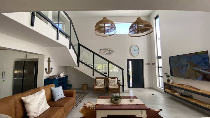 Queen Bed On Golf Course - Saint Helena Bay