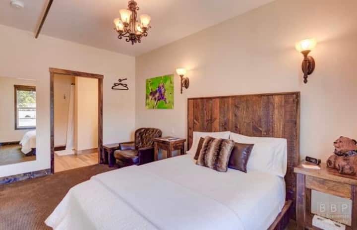 Sisters Bunkhouse Room 1 - Sisters, OR