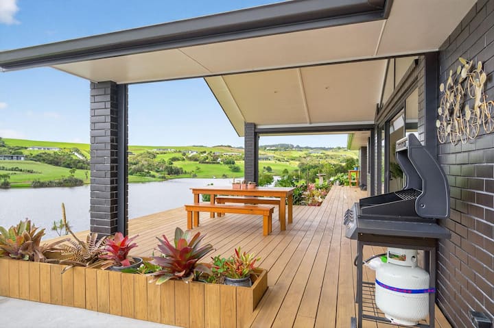 Tuis By The Lake - Mangawhai