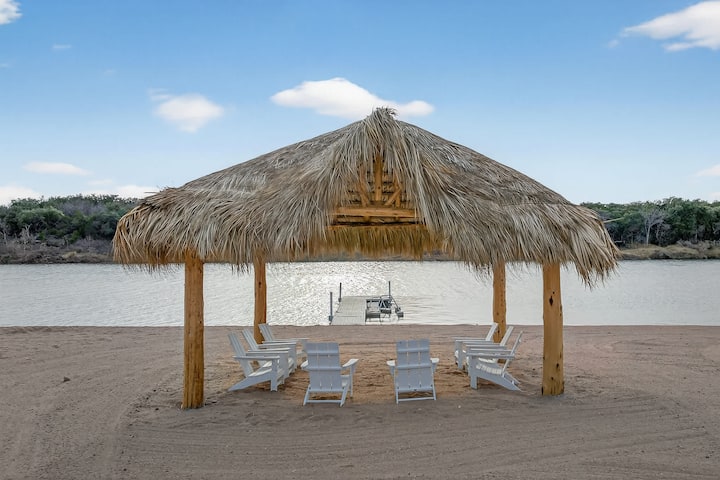 Beach House On River Oaks | Concerige Services - Kingsland, TX