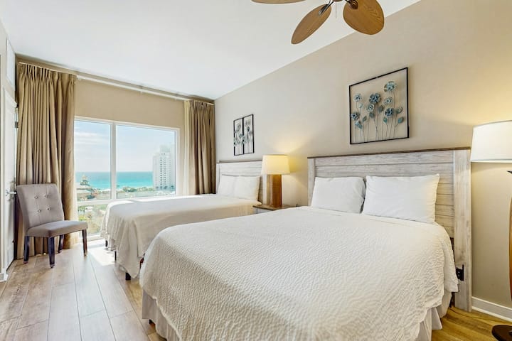 Cozy Coastal Efficiency W/shared Pool, Hot Tub & E - Miramar Beach, FL