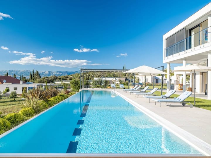 Brač Villa With Heated Pool & Full Wellness For 12 - Supetar