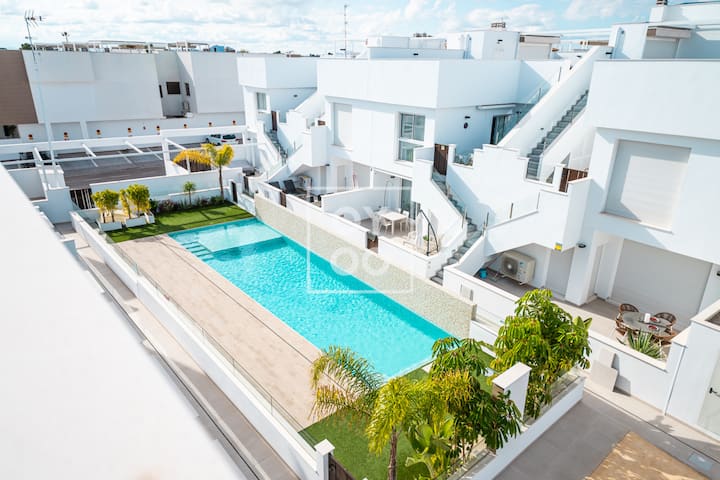 Pilar Prime Penthouse, Rooftop & Pool By Oyoostays - Pilar de la Horadada