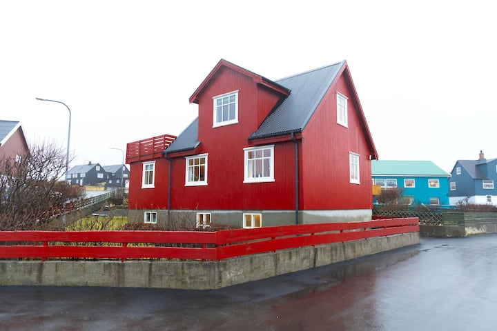 Remote Sandoy Retreat Villa - Îles Féroé
