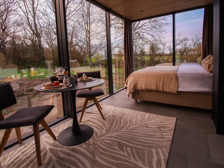 Luxury Mirrored Cabin With Sauna & Plunge Pool - Anglesey