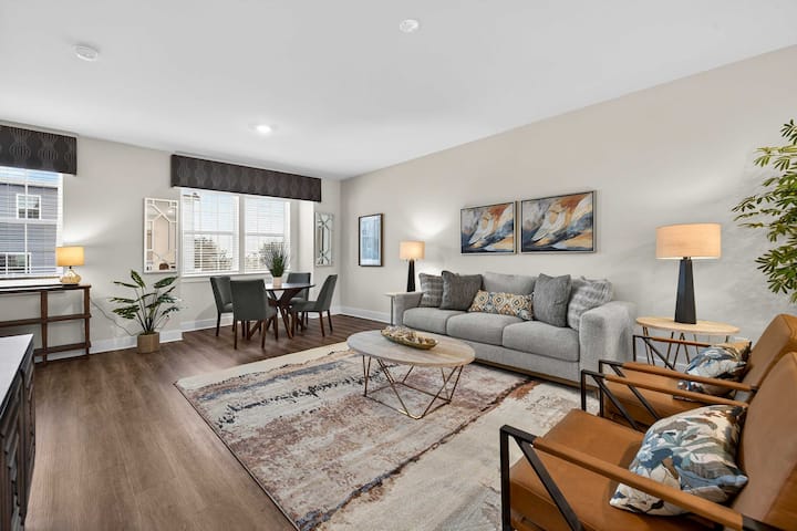 Modern Mid-century Townhome W/deck Near Festivals - Winchester, VA