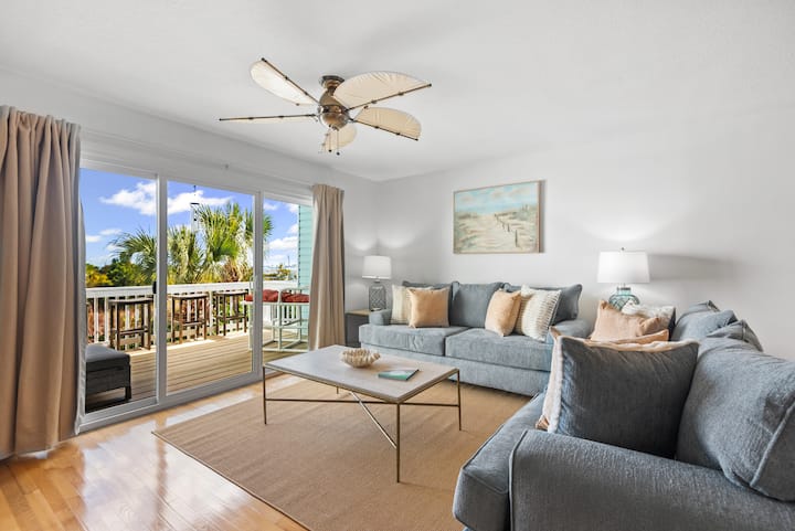 Navarre A Dull Moment | 3 Balconies + Walk 2 Beach - Navarre, FL