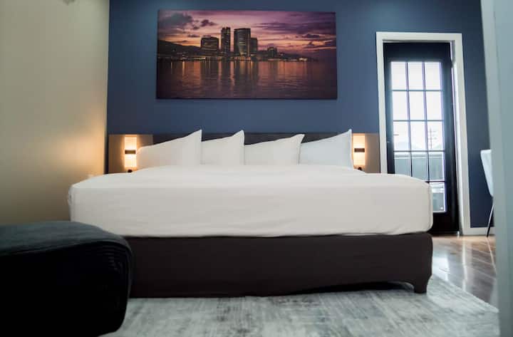 Tstays Courtyard Capital Executive Suite Room 10 - Port of Spain