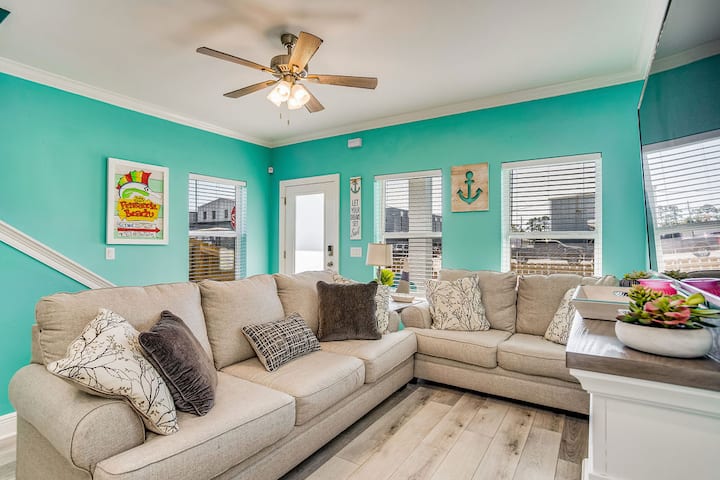 Anchors Aweigh: Walkable To Downtown Pensacola - Pensacola, FL