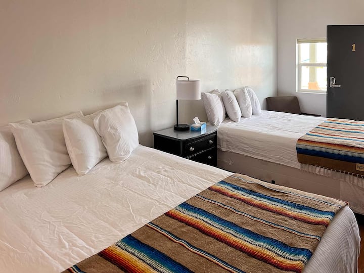 Capitol Reef -Mini-suite W/ Kitchenette - Escalante, UT