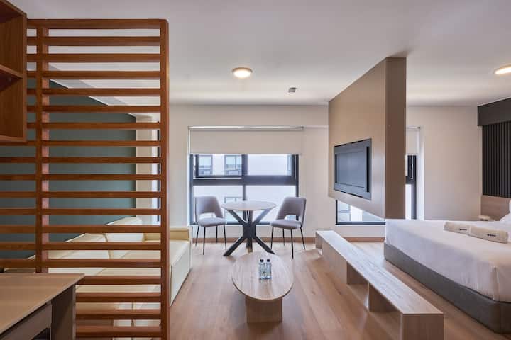 Geko | Intimate 1br Retreat In Miraflores W/ Pool - Peru