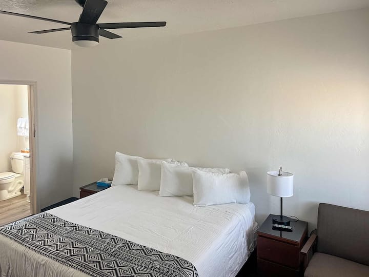 Cosmic Ashtray King Room - Escalante, UT