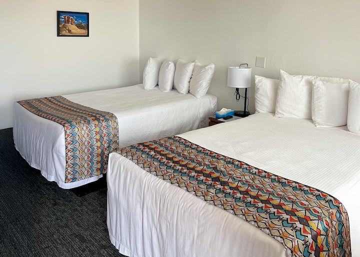 Singing Canyon 2 Queen Room - Escalante, UT