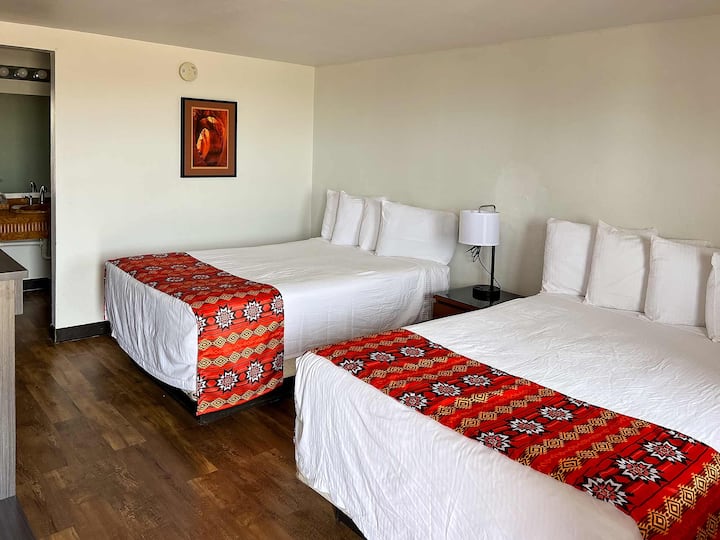 Wallstreet 2 Queen Room - Escalante, UT