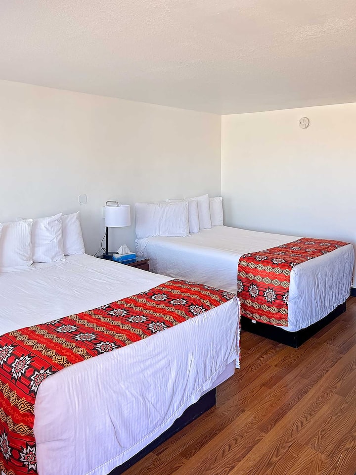 Spooky Gulch 2 Queen Room - Escalante, UT