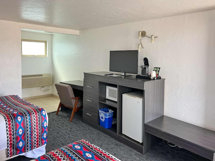 Bentonite Hills 2 Queen Beds - Escalante, UT