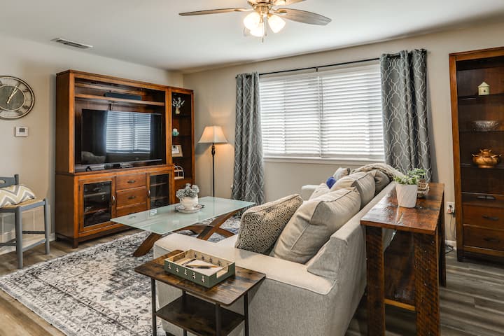 1 Mi To Tiger Stadium: Sleek University South Gem! - Baton Rouge, LA