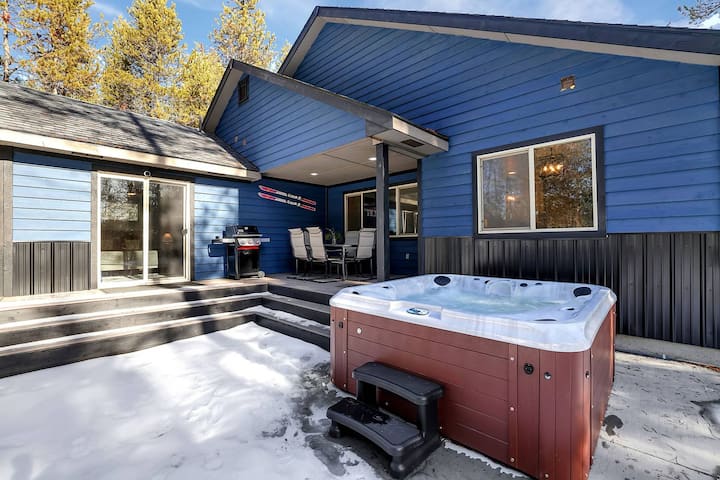 20 Min To Tamarack | Hot Tub | Fireplace | Games! - Tamarack Ski Resort, ID