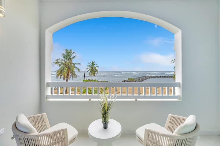 Cozy Dorado Retreat W/ 1br & Two Queen Beds - Toa Baja