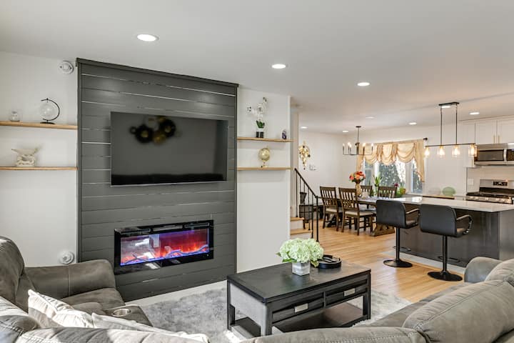 Easy Transit To Nyc! Sleek North Shore Hideaway - Bethpage State Park, Farmingdale