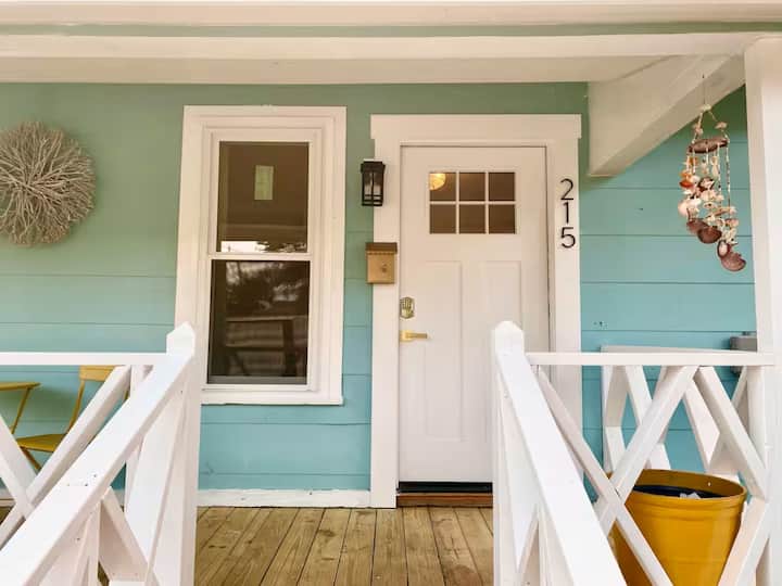 The Cozy Cottage- Close To Everything! - Pensacola, FL