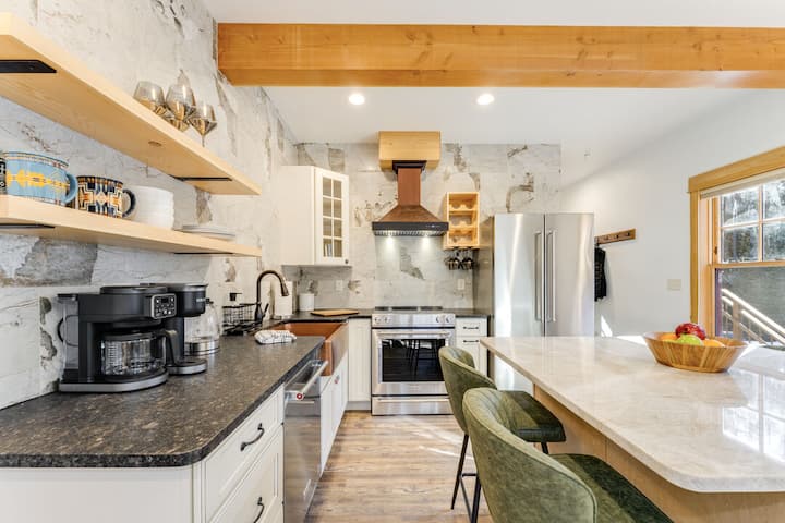 New! Lake Mcdonald Townhome! In Glacier Park! - West Glacier, MT