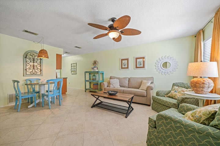 Lemon Drop Beach Cottage - Navarre, FL